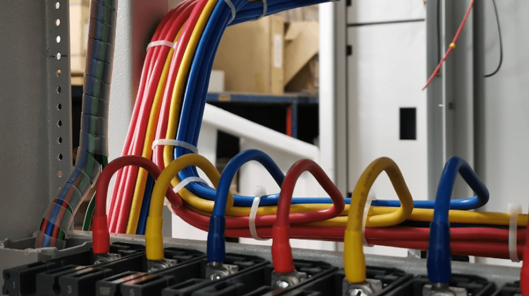 Difference between single-phase and three-phase electricity explained
